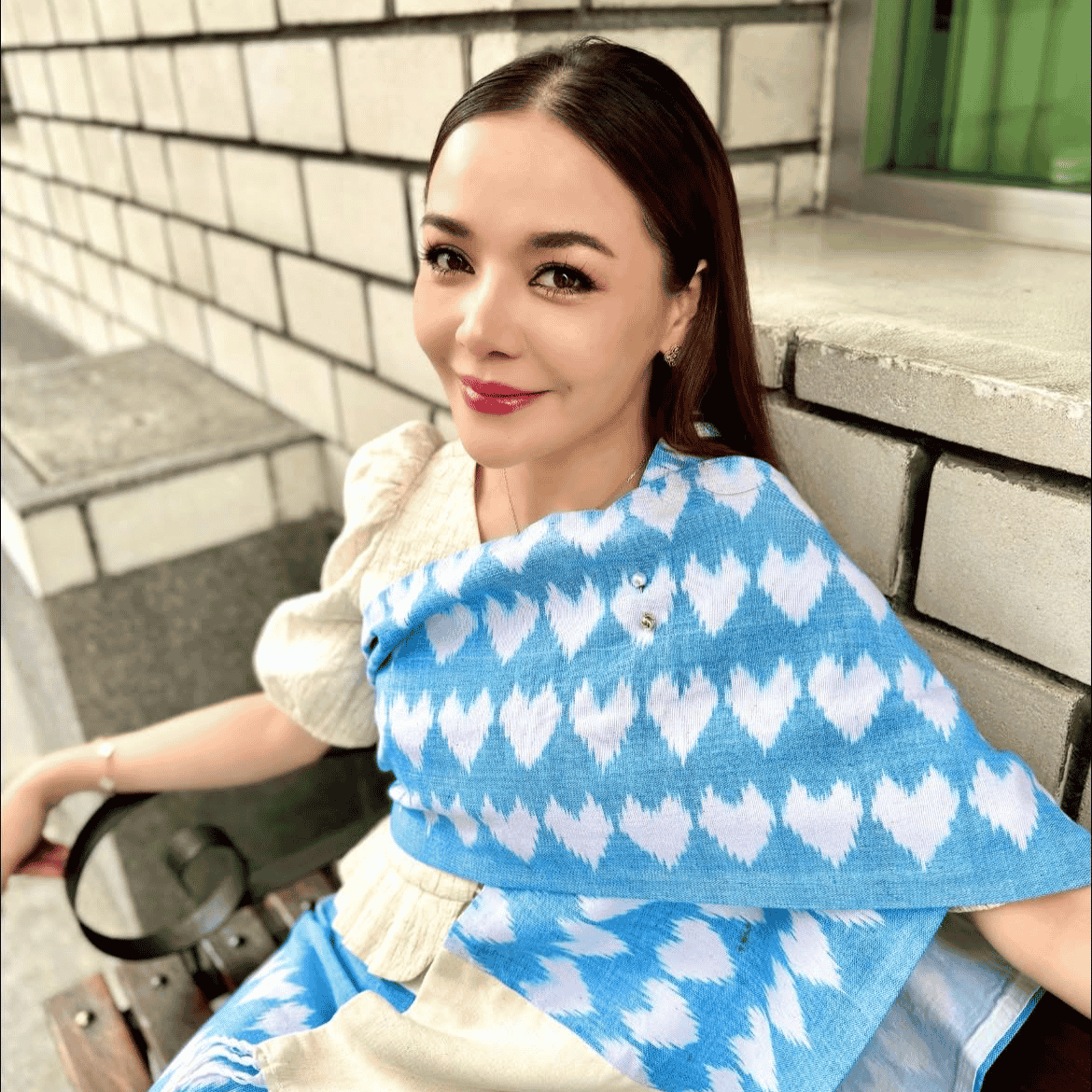 Alexandra Bounxouei (Laotian singer) AI Voice Generator | Jammable AI ...